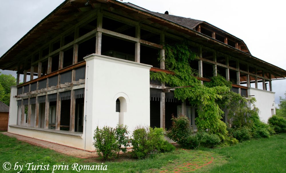 În satul Bolovani, din Dâmbovița, ești primit cum se cuvine - La Moșie ...